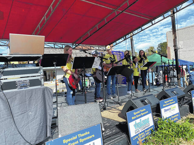 BEAST FEST: Bladenboro festival draws thousands to downtown streets ...