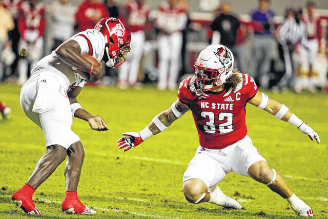 Wolfpack takes care of Cards, stays in race for Atlantic | Bladen Journal