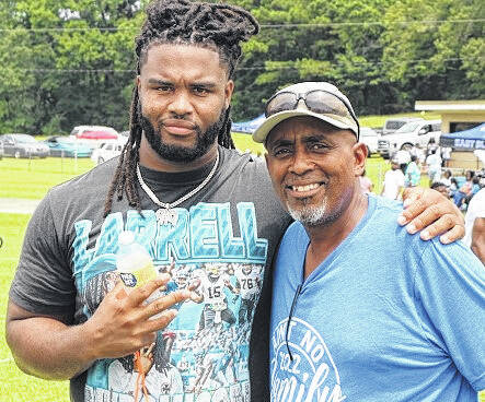 Larrell Murchison attracts crowd for his annual Fun Day | Bladen Journal