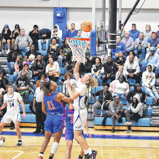 Close call for the Eagles | Bladen Journal